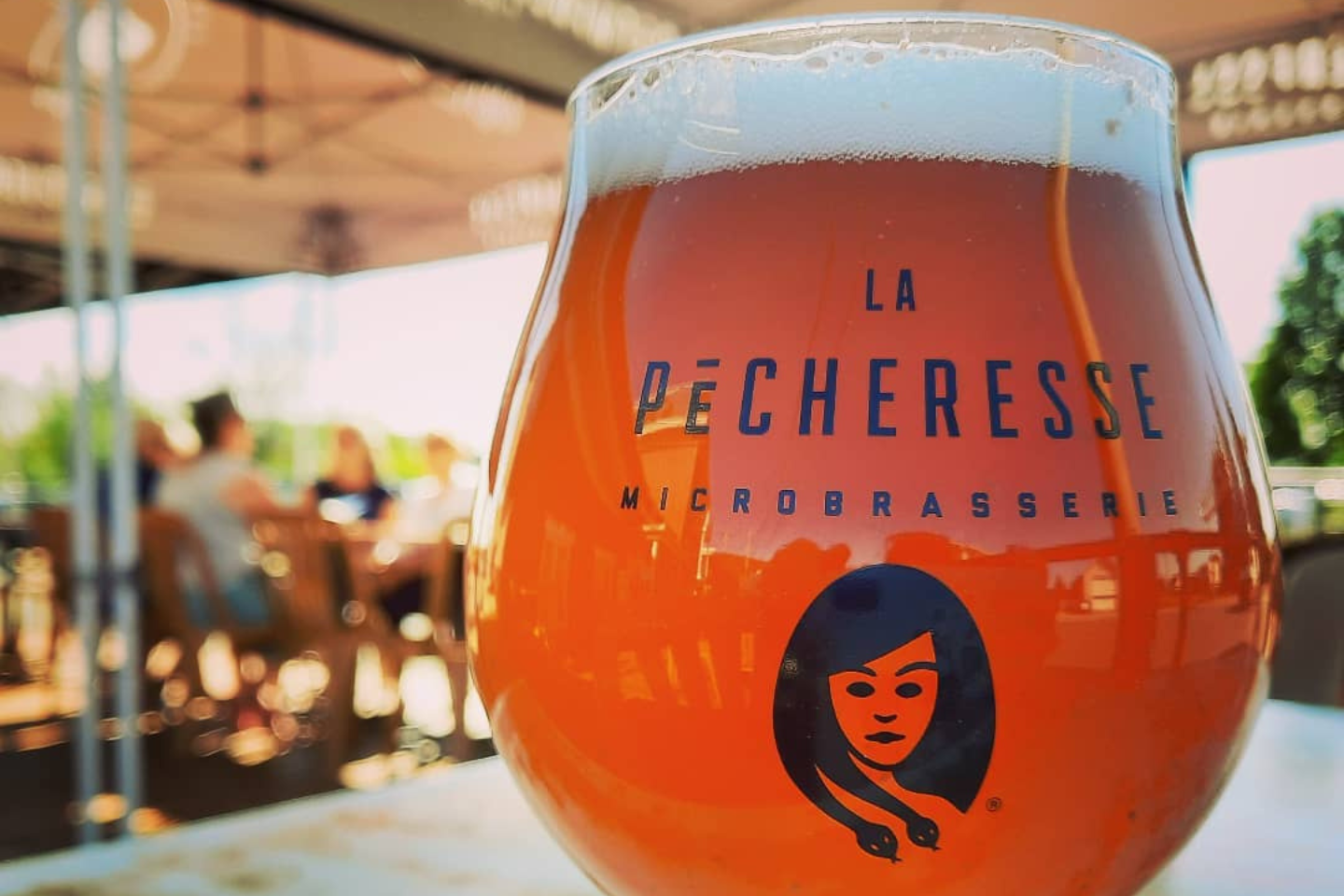 L’Agente de liaison, bien plus qu’une bière — Place aux jeunes en région
